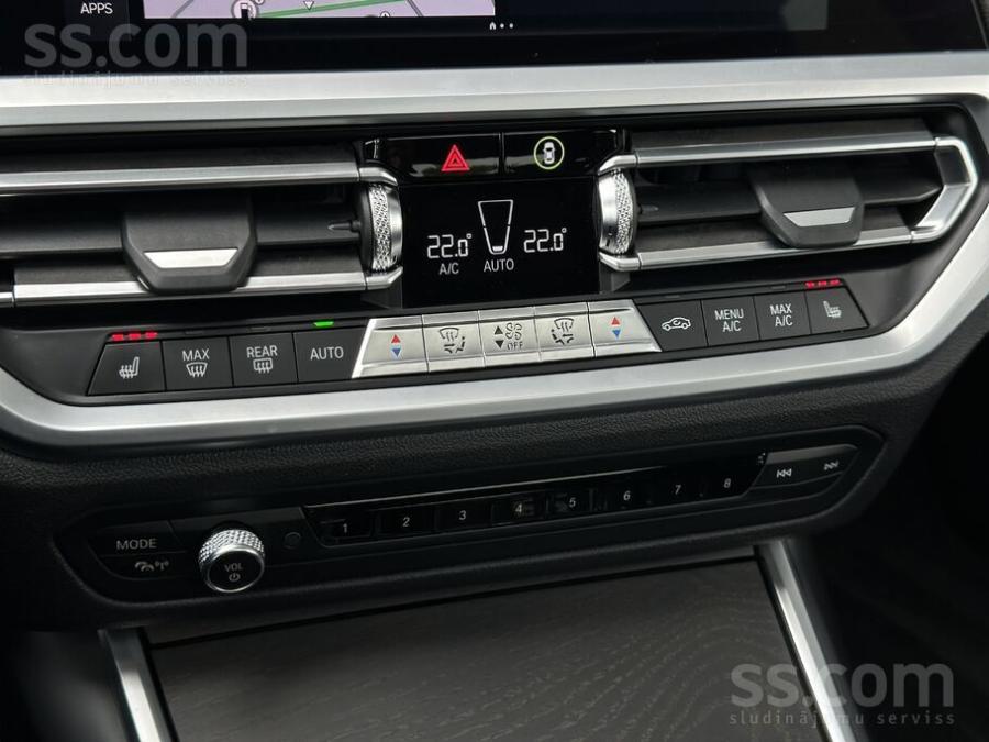 White BMW 330 2019 in Riga, with an engine capacity of 2.00 L and mileage of 68 thousand km for 32490 €, photo 11 on AUTOMOTO.COM.LV