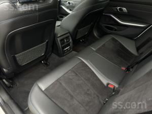 White BMW 330 2019 in Riga, with an engine capacity of 2.00 L and mileage of 68 thousand km for 32490 €, photo 13 on AUTOMOTO.COM.LV