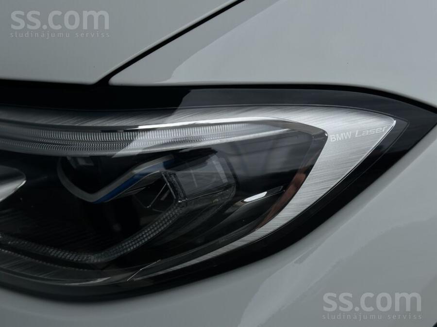 White BMW 330 2019 in Riga, with an engine capacity of 2.00 L and mileage of 68 thousand km for 32490 €, photo 18 on AUTOMOTO.COM.LV