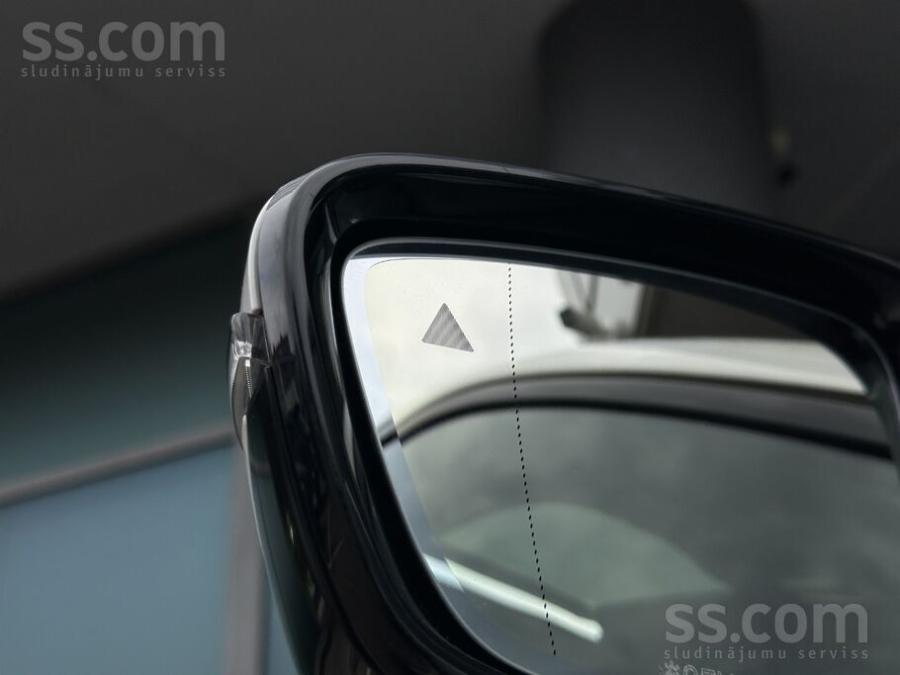 White BMW 330 2019 in Riga, with an engine capacity of 2.00 L and mileage of 68 thousand km for 32490 €, photo 20 on AUTOMOTO.COM.LV