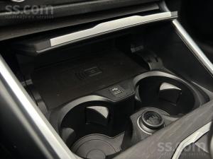 White BMW 330 2019 in Riga, with an engine capacity of 2.00 L and mileage of 68 thousand km for 32490 €, photo 21 on AUTOMOTO.COM.LV