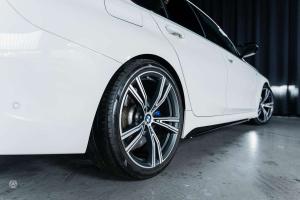 Balts BMW 330 2019 Viļņa, ar dzinēja tilpumu 2.00 L un nobraukumu 81 tūkst. km par 30000 €, foto 17 vietnē AUTOMOTO.COM.LV