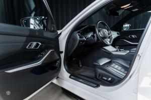 Balts BMW 330 2019 Viļņa, ar dzinēja tilpumu 2.00 L un nobraukumu 81 tūkst. km par 30000 €, foto 18 vietnē AUTOMOTO.COM.LV