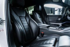 Balts BMW 330 2019 Viļņa, ar dzinēja tilpumu 2.00 L un nobraukumu 81 tūkst. km par 30000 €, foto 31 vietnē AUTOMOTO.COM.LV