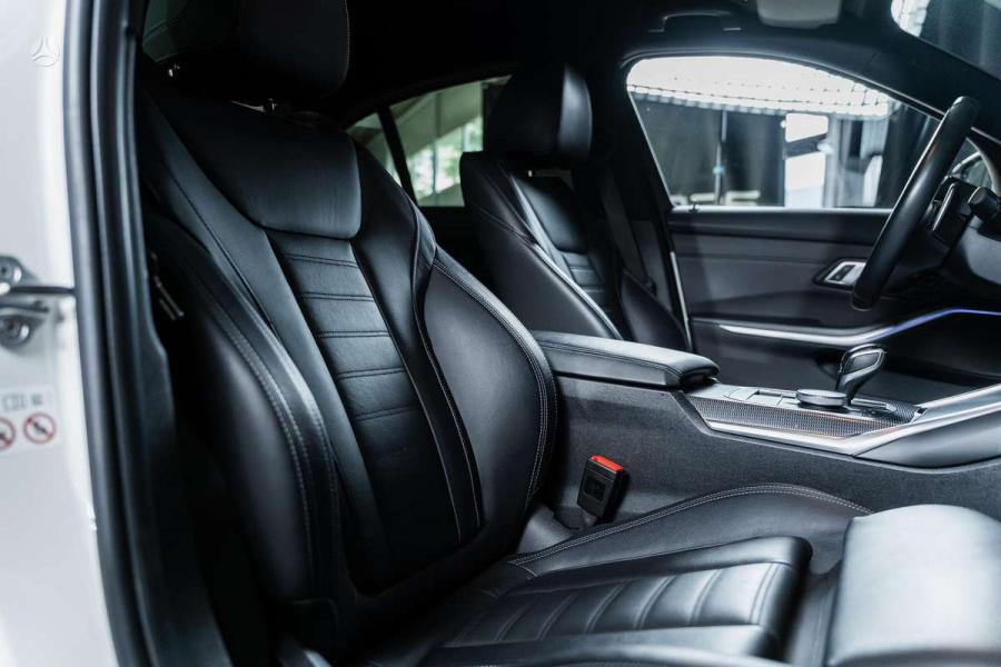 Balts BMW 330 2019 Viļņa, ar dzinēja tilpumu 2.00 L un nobraukumu 81 tūkst. km par 30000 €, foto 31 vietnē AUTOMOTO.COM.LV