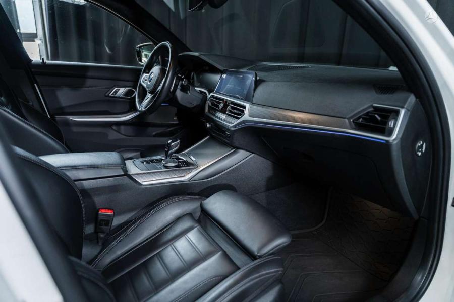 Balts BMW 330 2019 Viļņa, ar dzinēja tilpumu 2.00 L un nobraukumu 81 tūkst. km par 30000 €, foto 32 vietnē AUTOMOTO.COM.LV