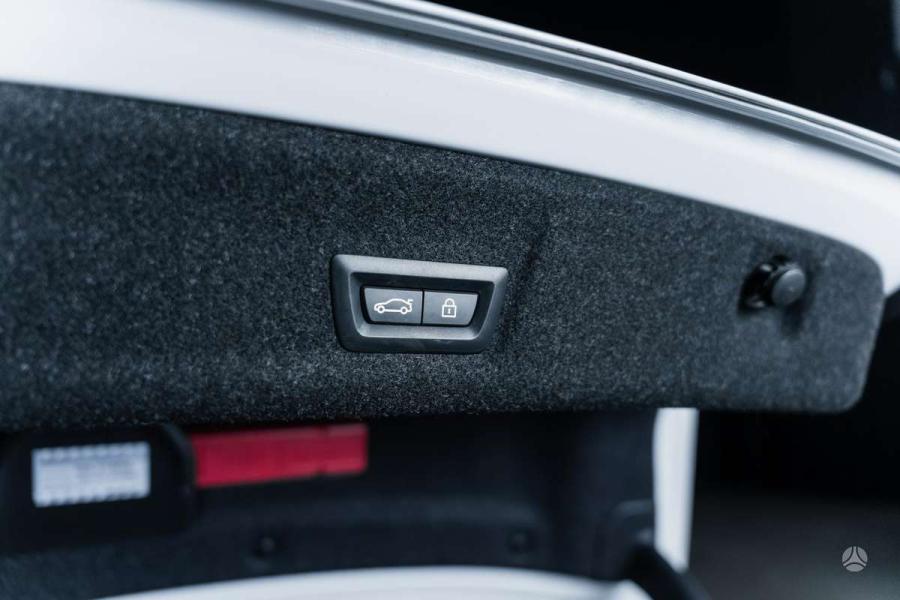 Balts BMW 330 2019 Viļņa, ar dzinēja tilpumu 2.00 L un nobraukumu 81 tūkst. km par 30000 €, foto 34 vietnē AUTOMOTO.COM.LV