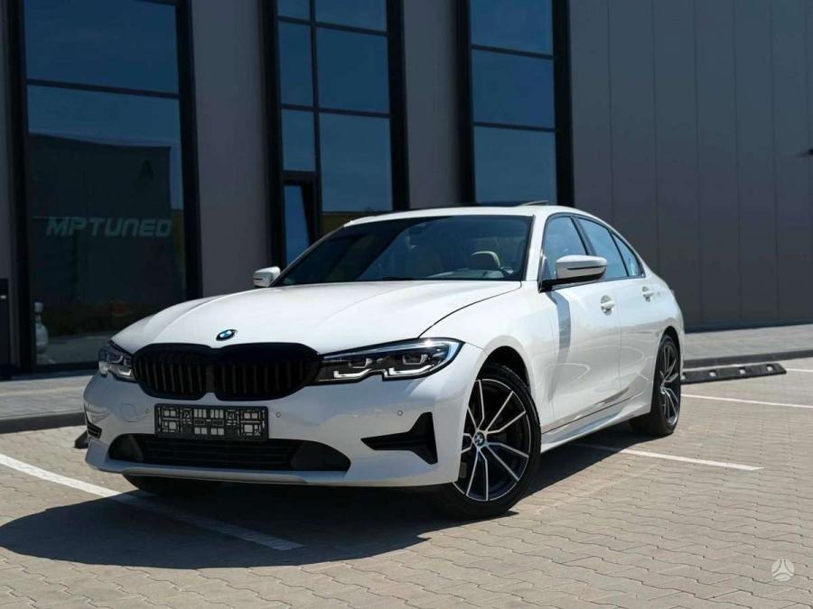 White BMW 330 2019 in Vilnius, with an engine capacity of 2.00 L and mileage of 66 thousand km for 20300 €, photo 1 on AUTOMOTO.COM.LV