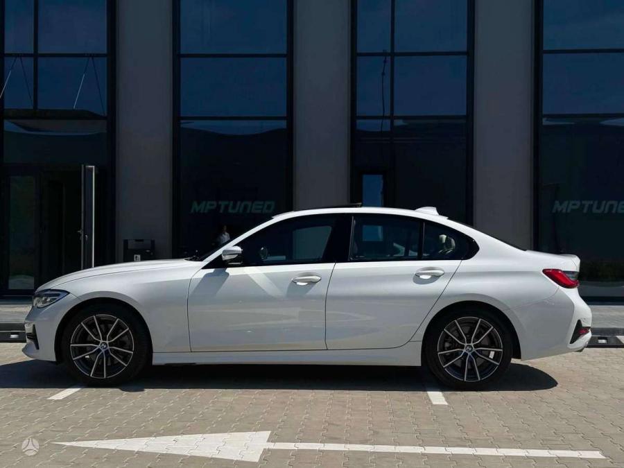 White BMW 330 2019 in Vilnius, with an engine capacity of 2.00 L and mileage of 66 thousand km for 20300 €, photo 6 on AUTOMOTO.COM.LV