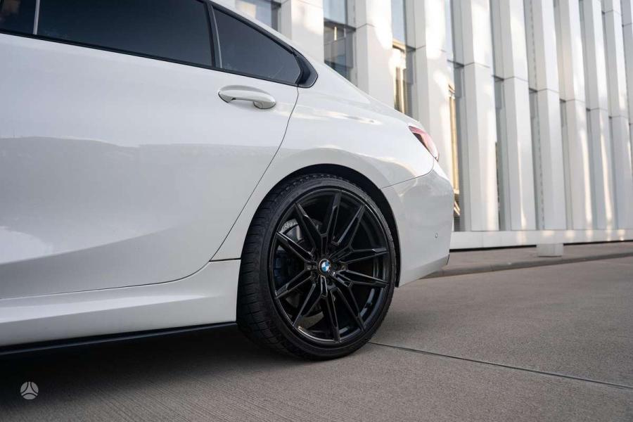Balts BMW 330 2020 Viļņa, ar dzinēja tilpumu 2.00 L un nobraukumu 169 tūkst. km par 25990 €, foto 14 vietnē AUTOMOTO.COM.LV