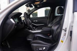 Balts BMW 330 2020 Viļņa, ar dzinēja tilpumu 2.00 L un nobraukumu 169 tūkst. km par 25990 €, foto 18 vietnē AUTOMOTO.COM.LV