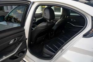Balts BMW 330 2020 Viļņa, ar dzinēja tilpumu 2.00 L un nobraukumu 169 tūkst. km par 25990 €, foto 20 vietnē AUTOMOTO.COM.LV