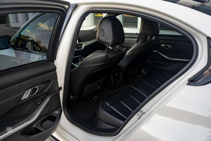 Balts BMW 330 2020 Viļņa, ar dzinēja tilpumu 2.00 L un nobraukumu 169 tūkst. km par 25990 €, foto 20 vietnē AUTOMOTO.COM.LV