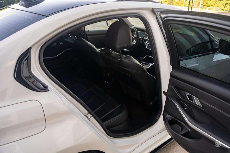Balts BMW 330 2020 Viļņa, ar dzinēja tilpumu 2.00 L un nobraukumu 169 tūkst. km par 25990 €, foto 22 vietnē AUTOMOTO.COM.LV