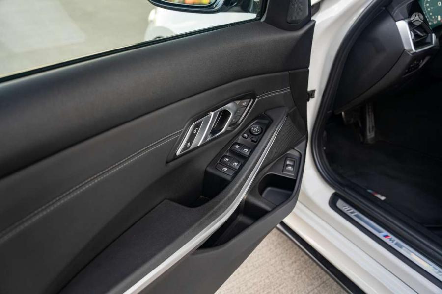 Balts BMW 330 2020 Viļņa, ar dzinēja tilpumu 2.00 L un nobraukumu 169 tūkst. km par 25990 €, foto 32 vietnē AUTOMOTO.COM.LV