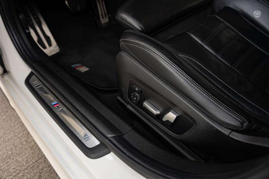 Balts BMW 330 2020 Viļņa, ar dzinēja tilpumu 2.00 L un nobraukumu 169 tūkst. km par 25990 €, foto 33 vietnē AUTOMOTO.COM.LV