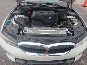 White BMW 330 2020 in Ukmerge, with an engine capacity of 2.00 L and mileage of 301 thousand km for 13100 €, photo 7 on AUTOMOTO.COM.LV