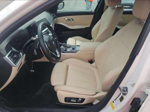 White BMW 330 2020 in Ukmerge, with an engine capacity of 2.00 L and mileage of 301 thousand km for 13100 €, photo 9 on AUTOMOTO.COM.LV
