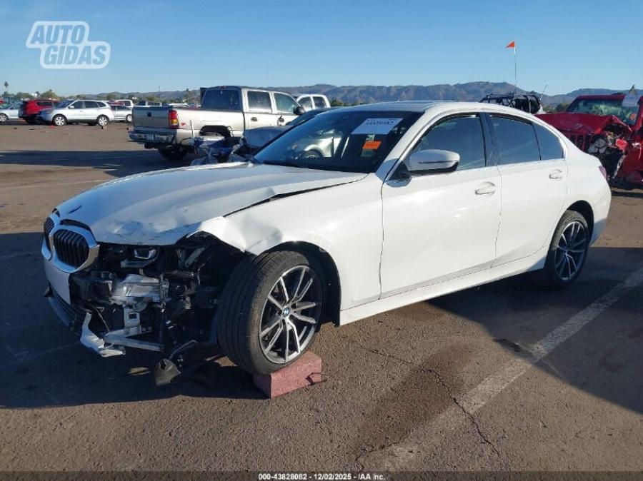 White BMW 330 2022 in Vilnius, with an engine capacity of 2.00 L and mileage of 60 thousand km for 13800 €, photo 4 on AUTOMOTO.COM.LV
