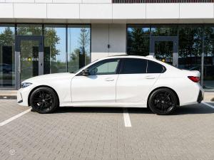 White BMW 330 2022 in Vilnius, with an engine capacity of 2.00 L and mileage of 72 thousand km for 28400 €, photo 3 on AUTOMOTO.COM.LV