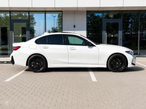 White BMW 330 2022 in Vilnius, with an engine capacity of 2.00 L and mileage of 72 thousand km for 28400 €, photo 9 on AUTOMOTO.COM.LV