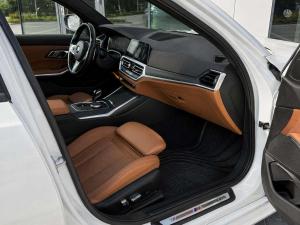 White BMW 330 2022 in Vilnius, with an engine capacity of 2.00 L and mileage of 72 thousand km for 28400 €, photo 22 on AUTOMOTO.COM.LV