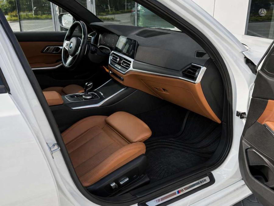 White BMW 330 2022 in Vilnius, with an engine capacity of 2.00 L and mileage of 72 thousand km for 28400 €, photo 22 on AUTOMOTO.COM.LV