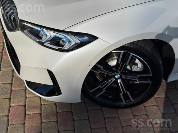 White BMW 330 2023 in Riga, with an engine capacity of 3.00 L and mileage of 172 thousand km for 29800 €, photo 8 on AUTOMOTO.COM.LV