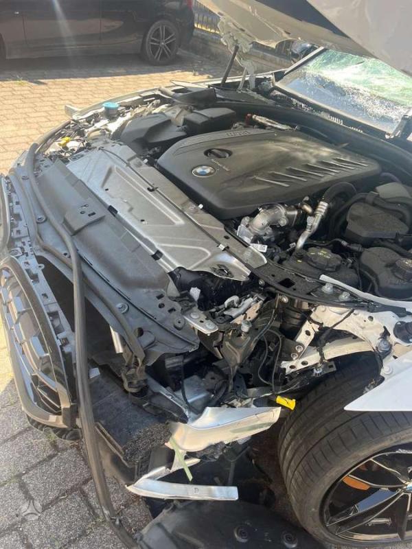 Balts BMW 330 2025 Šauļi, ar dzinēja tilpumu 2.99 L un nobraukumu 27 tūkst. km par 25700 €, foto 6 vietnē AUTOMOTO.COM.LV
