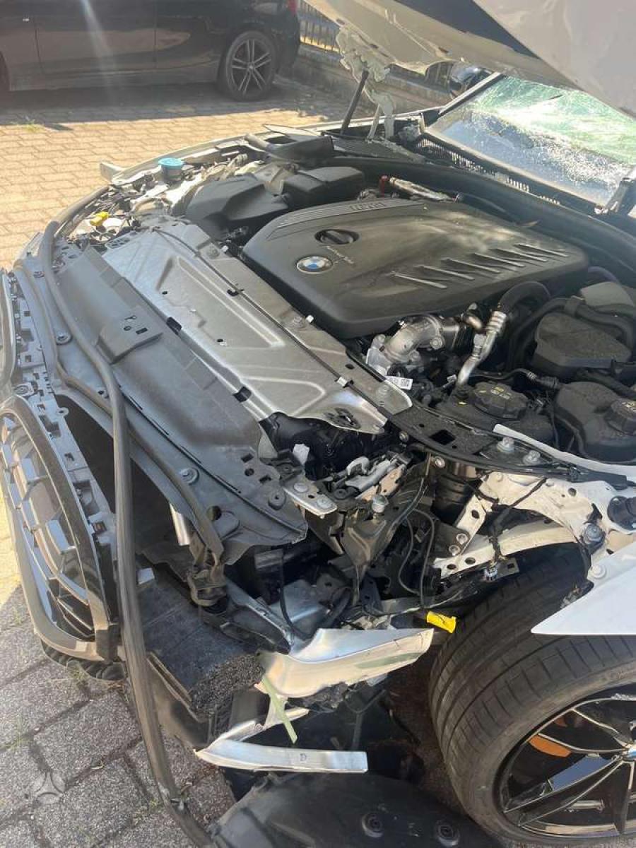 Balts BMW 330 2025 Šauļi, ar dzinēja tilpumu 2.99 L un nobraukumu 27 tūkst. km par 25700 €, foto 7 vietnē AUTOMOTO.COM.LV
