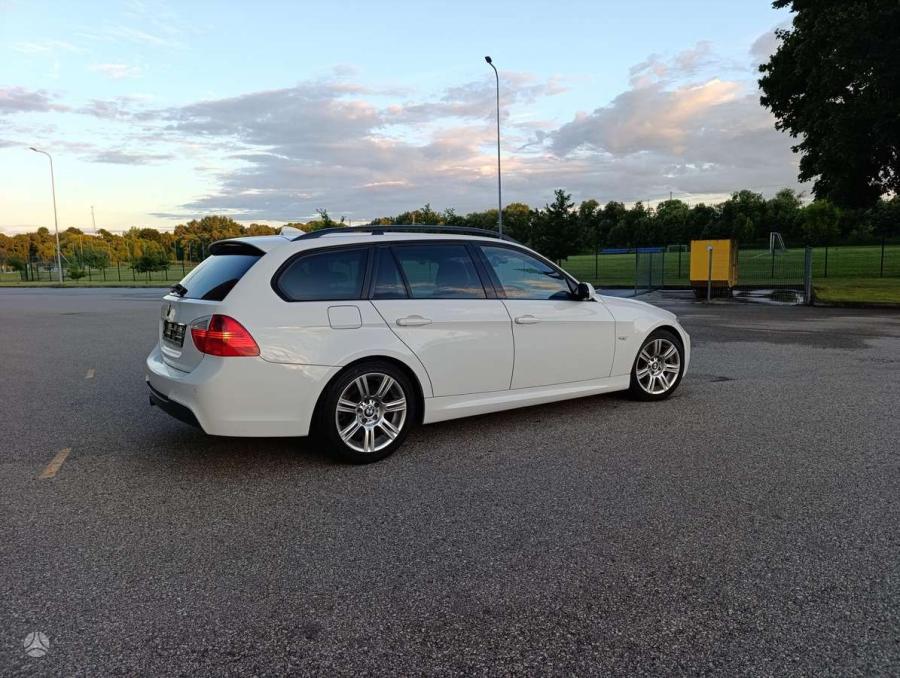 White BMW 330 2006 in Kedainiai, with an engine capacity of 2.99 L and mileage of 310 thousand km for 5990 €, photo 4 on AUTOMOTO.COM.LV