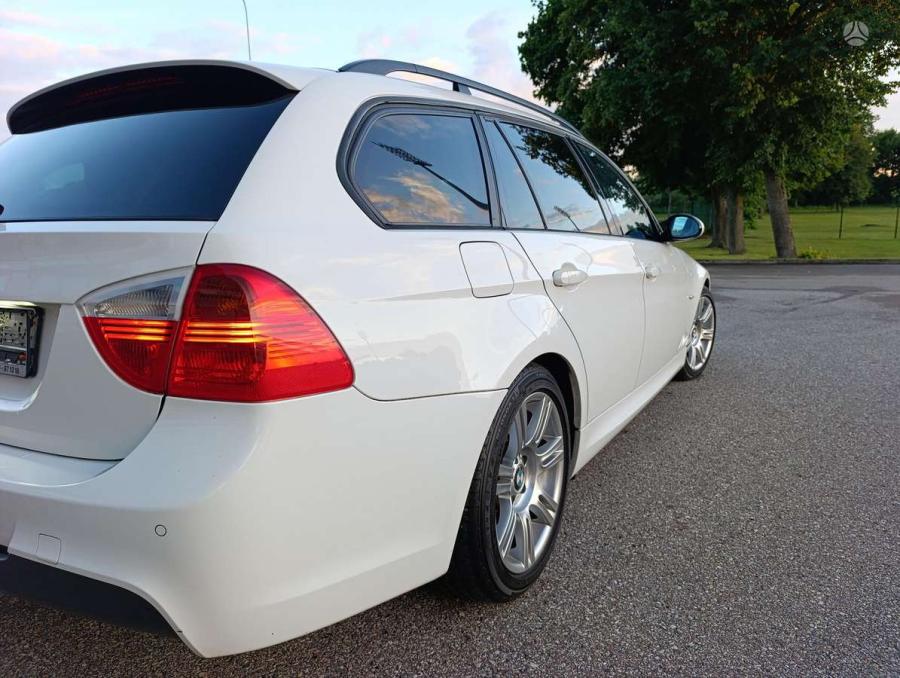 White BMW 330 2006 in Kedainiai, with an engine capacity of 2.99 L and mileage of 310 thousand km for 5990 €, photo 5 on AUTOMOTO.COM.LV