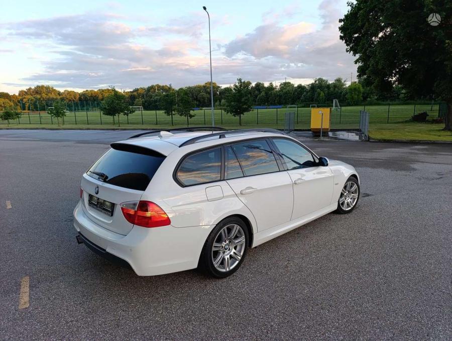 White BMW 330 2006 in Kedainiai, with an engine capacity of 2.99 L and mileage of 310 thousand km for 5990 €, photo 7 on AUTOMOTO.COM.LV
