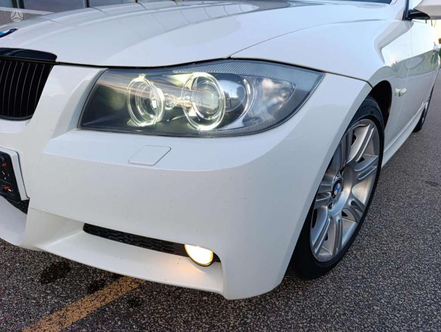 White BMW 330 2006 in Kedainiai, with an engine capacity of 2.99 L and mileage of 310 thousand km for 5990 €, photo 9 on AUTOMOTO.COM.LV