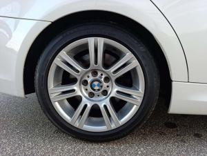White BMW 330 2006 in Kedainiai, with an engine capacity of 2.99 L and mileage of 310 thousand km for 5990 €, photo 29 on AUTOMOTO.COM.LV
