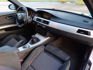 White BMW 330 2006 in Kedainiai, with an engine capacity of 2.99 L and mileage of 310 thousand km for 5990 €, photo 35 on AUTOMOTO.COM.LV