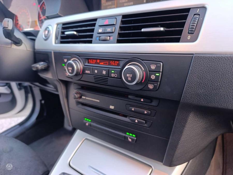 White BMW 330 2006 in Kedainiai, with an engine capacity of 2.99 L and mileage of 310 thousand km for 5990 €, photo 39 on AUTOMOTO.COM.LV