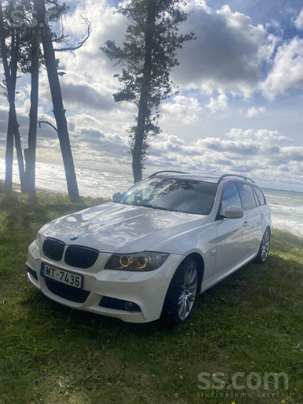 White BMW 330 2009 in Ventspils, with an engine capacity of 3.00 L and mileage of 370 thousand km for 8400 €, photo 3 on AUTOMOTO.COM.LV