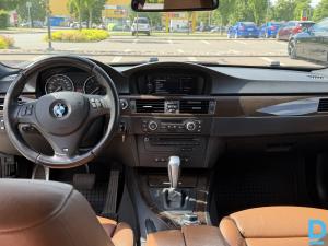 Balts BMW 330 2009 Rīga, ar dzinēja tilpumu 3.00 L un nobraukumu 369 tūkst. km par 7500 €, foto 3 vietnē AUTOMOTO.COM.LV