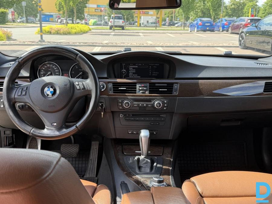 Balts BMW 330 2009 Rīga, ar dzinēja tilpumu 3.00 L un nobraukumu 369 tūkst. km par 7500 €, foto 3 vietnē AUTOMOTO.COM.LV
