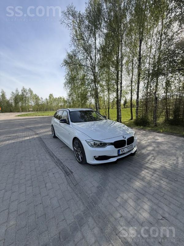 Balts BMW 330 2012 Liepāja, ar dzinēja tilpumu 3.00 L un nobraukumu 300 tūkst. km par 10950 €, foto 3 vietnē AUTOMOTO.COM.LV