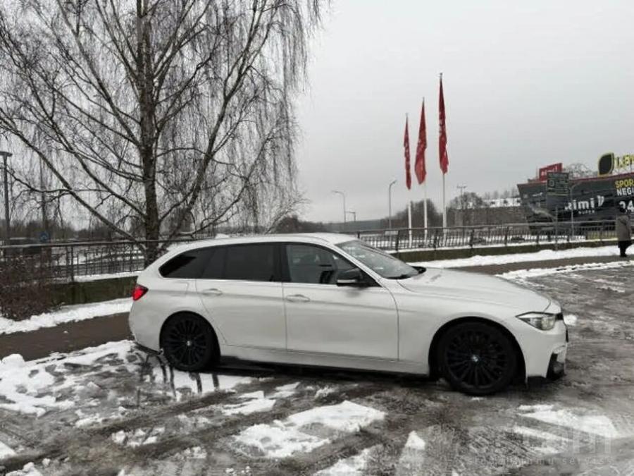 White BMW 330 2013 in Riga, with an engine capacity of 3.00 L and mileage of 233 thousand km for 11250 €, photo 3 on AUTOMOTO.COM.LV