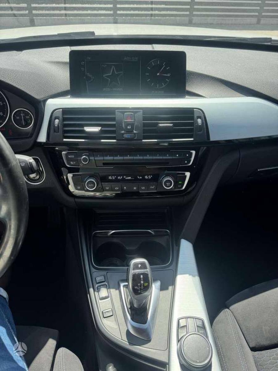White BMW 330 2017 in Kaunas, with an engine capacity of 2.99 L and mileage of 274 thousand km for 12650 €, photo 13 on AUTOMOTO.COM.LV