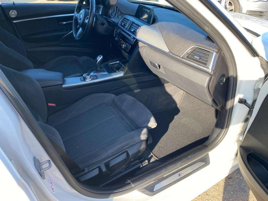 Balts BMW 330 2018 Panevēža, ar dzinēja tilpumu 2.99 L un nobraukumu 267 tūkst. km par 12800 €, foto 11 vietnē AUTOMOTO.COM.LV