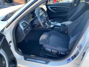 Balts BMW 330 2018 Panevēža, ar dzinēja tilpumu 2.99 L un nobraukumu 267 tūkst. km par 12800 €, foto 12 vietnē AUTOMOTO.COM.LV