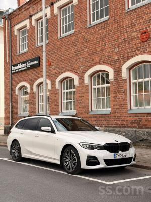 White BMW 330 2020 in Riga, with an engine capacity of 2.00 L and mileage of 153 thousand km for 22500 €, photo  on AUTOMOTO.COM.LV