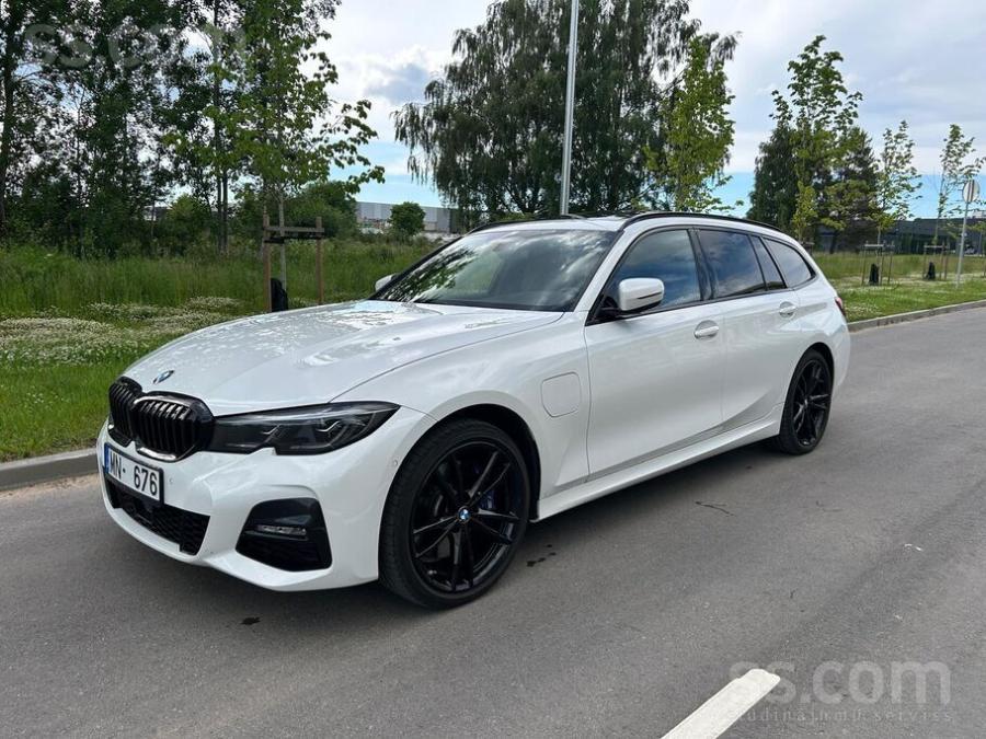 Balts BMW 330 2021 Rīga, ar dzinēja tilpumu 2.00 L un nobraukumu 112 tūkst. km par 29999 €, foto 1 vietnē AUTOMOTO.COM.LV