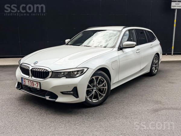 White BMW 330 2021 in Jelgava, with an engine capacity of 2.00 L and mileage of 239 thousand km for 17900 €, photo 2 on AUTOMOTO.COM.LV