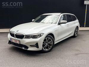 White BMW 330 2021 in Jelgava, with an engine capacity of 2.00 L and mileage of 239 thousand km for 17900 €, photo 3 on AUTOMOTO.COM.LV
