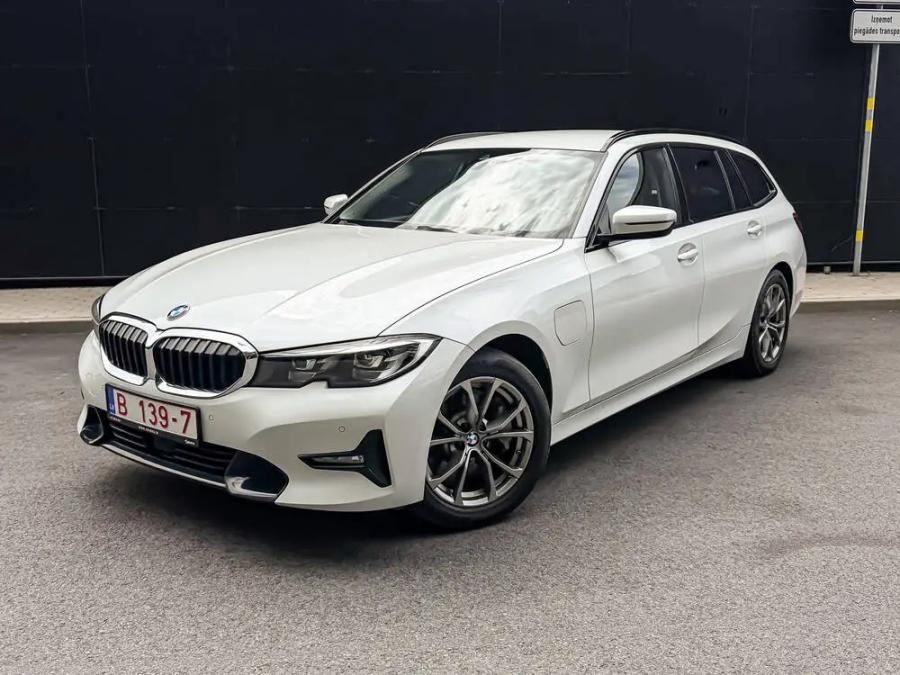Balts BMW 330 2021 Jelgava, ar dzinēja tilpumu 2.00 L un nobraukumu 239 tūkst. km par 17900 €, foto 3 vietnē AUTOMOTO.COM.LV